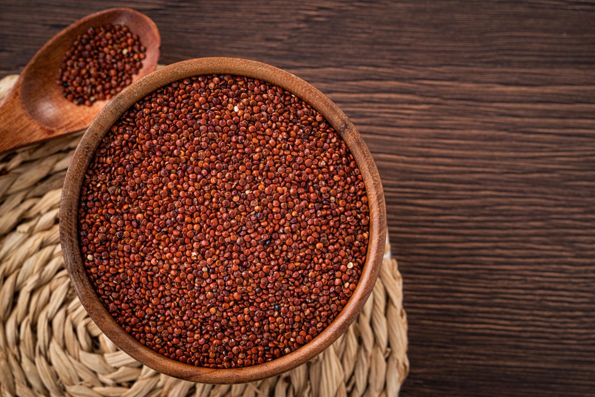 Quinoa rossa: proprietà, benefici e ricette | CiboCrudo